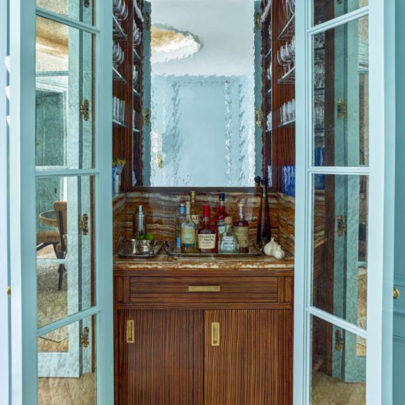 Drake/Anderson: A Touch Of The Unexpected | Insplosion