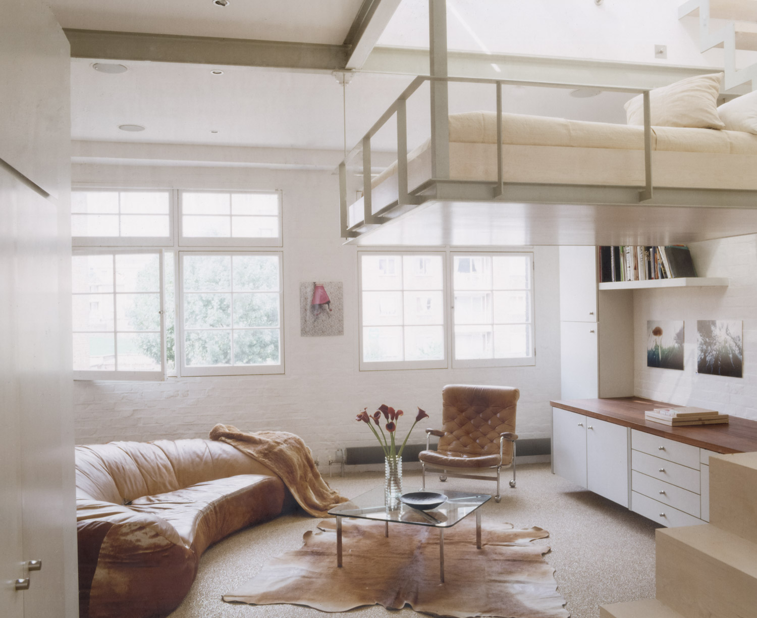 RETROUVIUS: ONE OF THE BEST DESIGN STUDIO | Insplosion