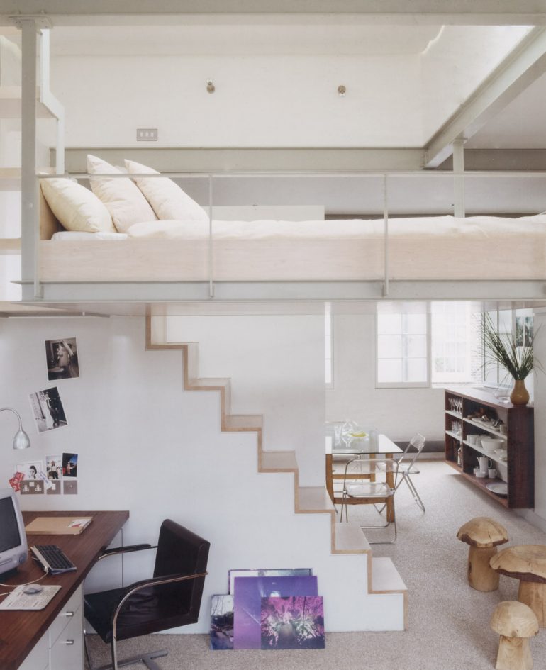 RETROUVIUS: ONE OF THE BEST DESIGN STUDIO | Insplosion