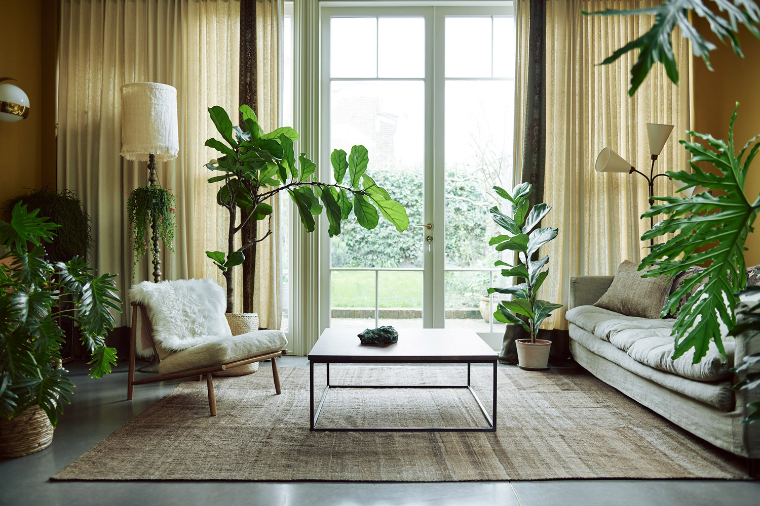 RETROUVIUS: ONE OF THE BEST DESIGN STUDIO | Insplosion